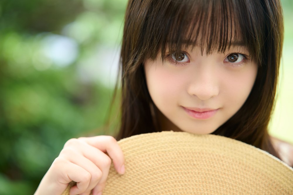 “謎の美少女” 井上もも、1st写真集『Mirage Princess』が発売決定 - GirlsNews