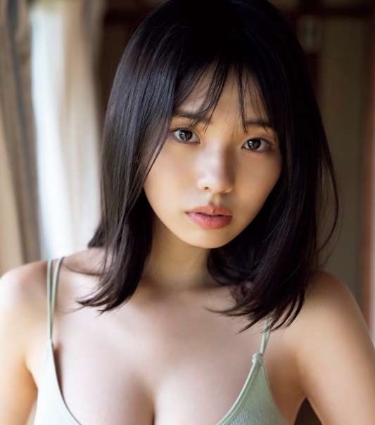 菊地姫奈、18歳の弾けそうなボディがたっぷり6ページ FLASHグラビアに登場 - GirlsNews