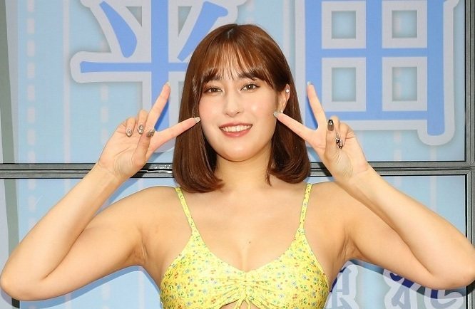 平田梨奈「前より脱いでる！」 自身最も大人っぽくセクシーな最新DVD - GirlsNews