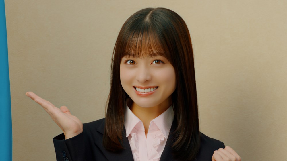 橋本環奈「スーツを着ると気持ちもパリッ！」『洋服の青山』新CMで千鳥と初共演 - GirlsNews