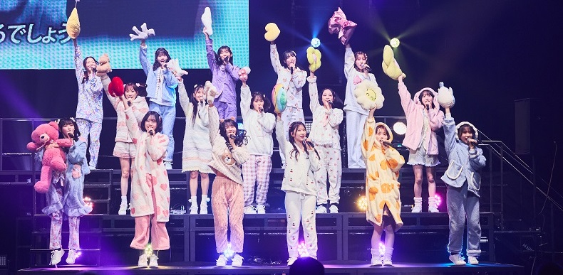 HKT48 13周年、昼公演は「カワイイ」をテーマに、AKB48グループ・珠玉のアイドルソングをパフォーマンス - GirlsNews